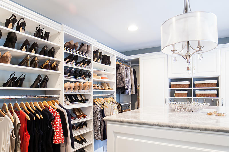 Walk-In Closet Size, Designs for Floor Plans & Layout Dimensions